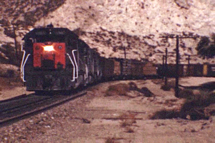 SCVHistory.com JK7001 | Acton-Ravenna | Film: SP Freight Train Through ...